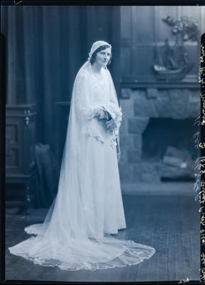 Film Negative: Mrs H G Munro, bride - Canterbury Museum