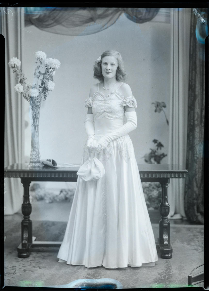 Film Negative: Miss A Yates - Canterbury Museum