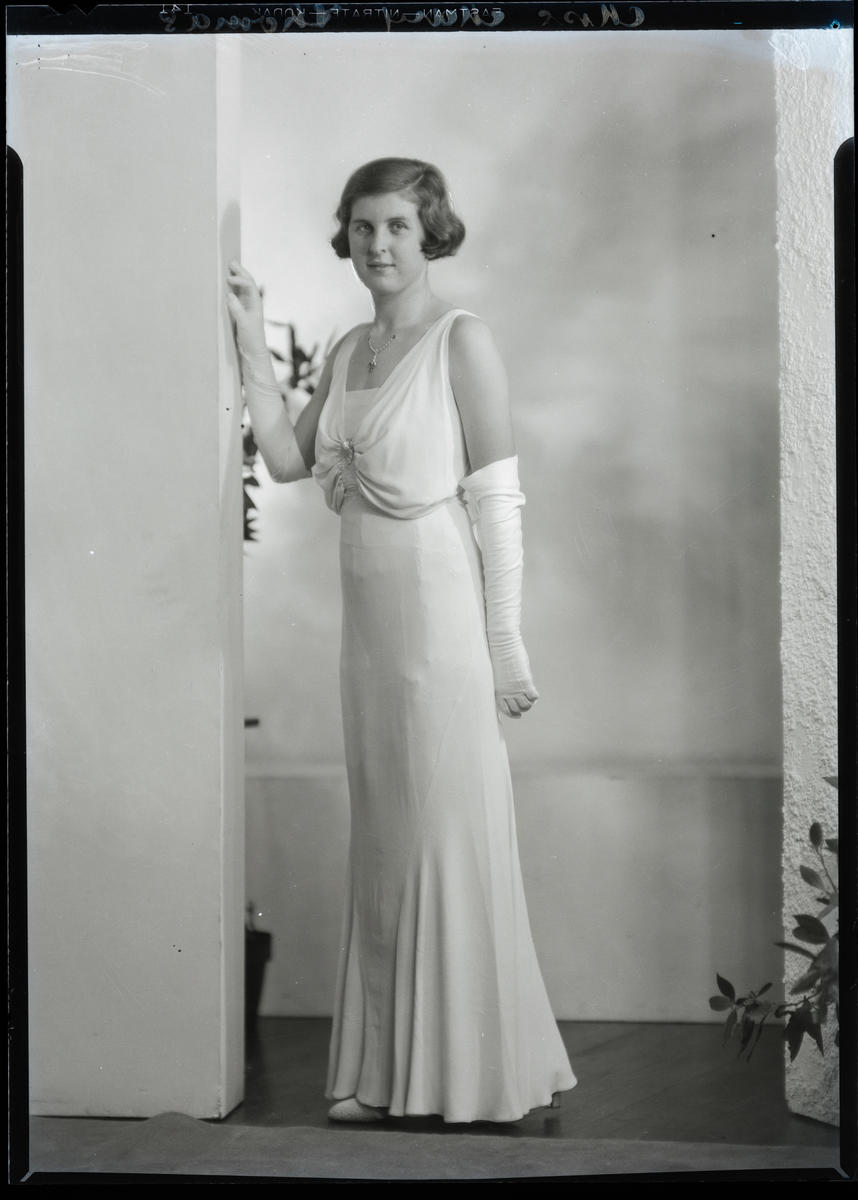 Film Negative: Miss Mary Thomas - Canterbury Museum