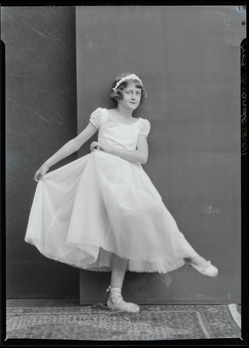 Film Negative: Girl in dancing costume - Canterbury Museum