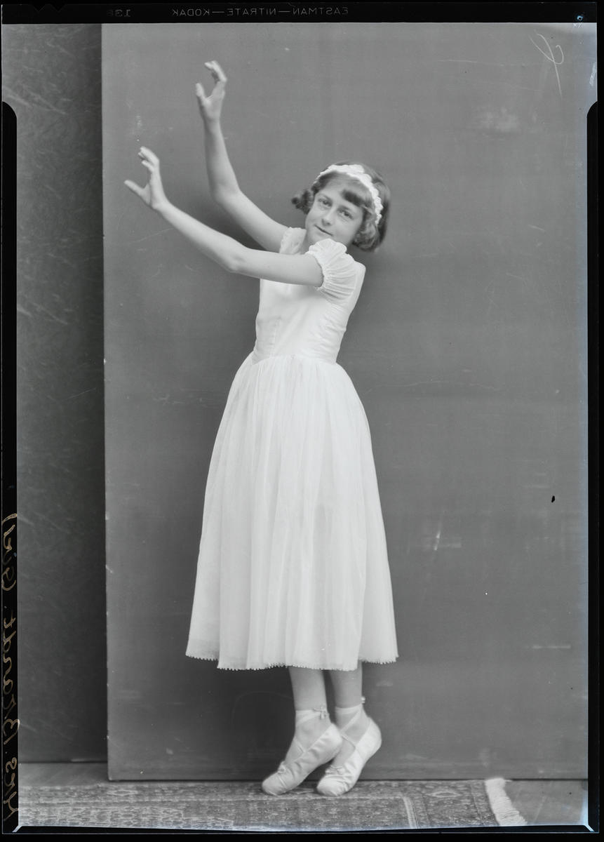 Film Negative: Girl in dancing costume - Canterbury Museum