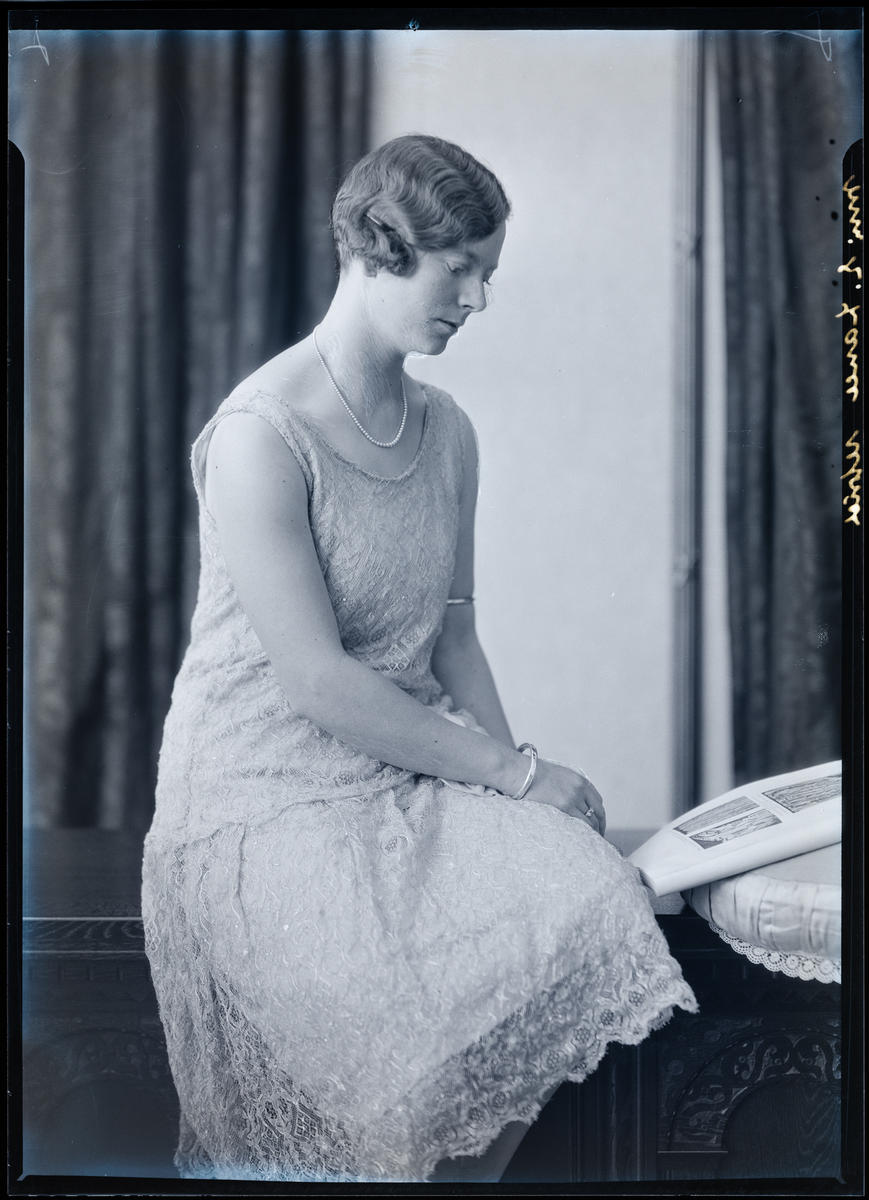 Film Negative: Miss E Lance - Canterbury Museum