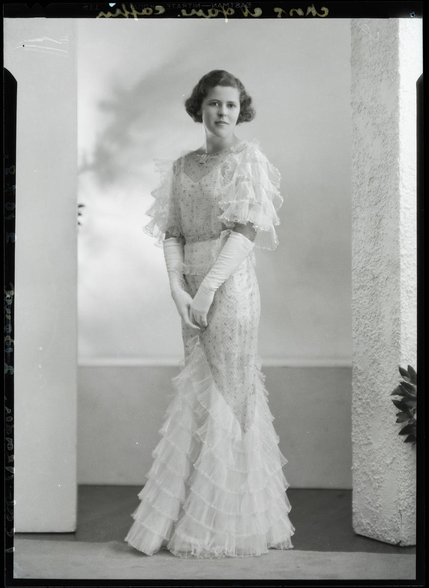 Film Negative: Miss Ngaire Caffin - Canterbury Museum