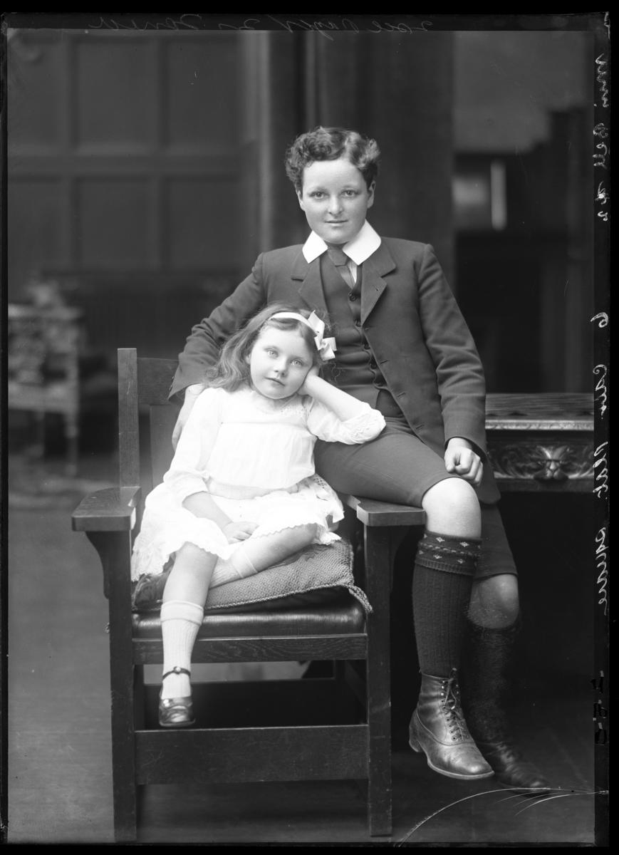 Glass Plate Negative: Miss Bell - Canterbury Museum