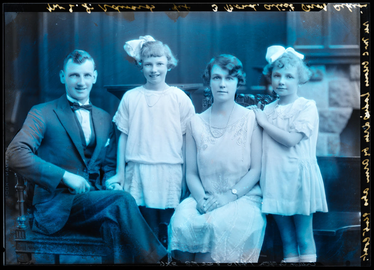 Film Negative: Edwards family group - Canterbury Museum