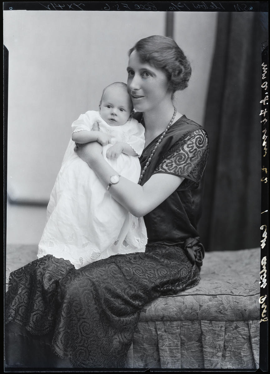 Film Negative: Mrs A J Finegan and baby - Canterbury Museum