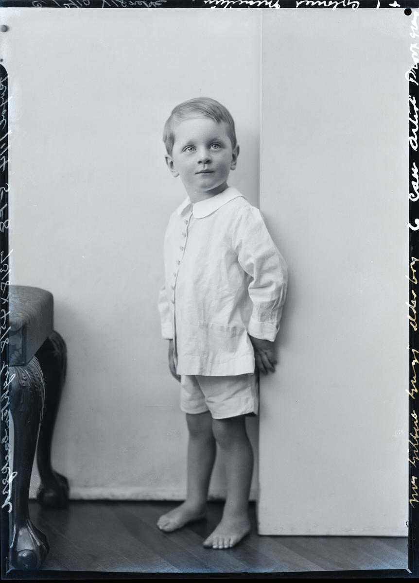 Film Negative: Mrs Gilbert Grigg's son - Canterbury Museum