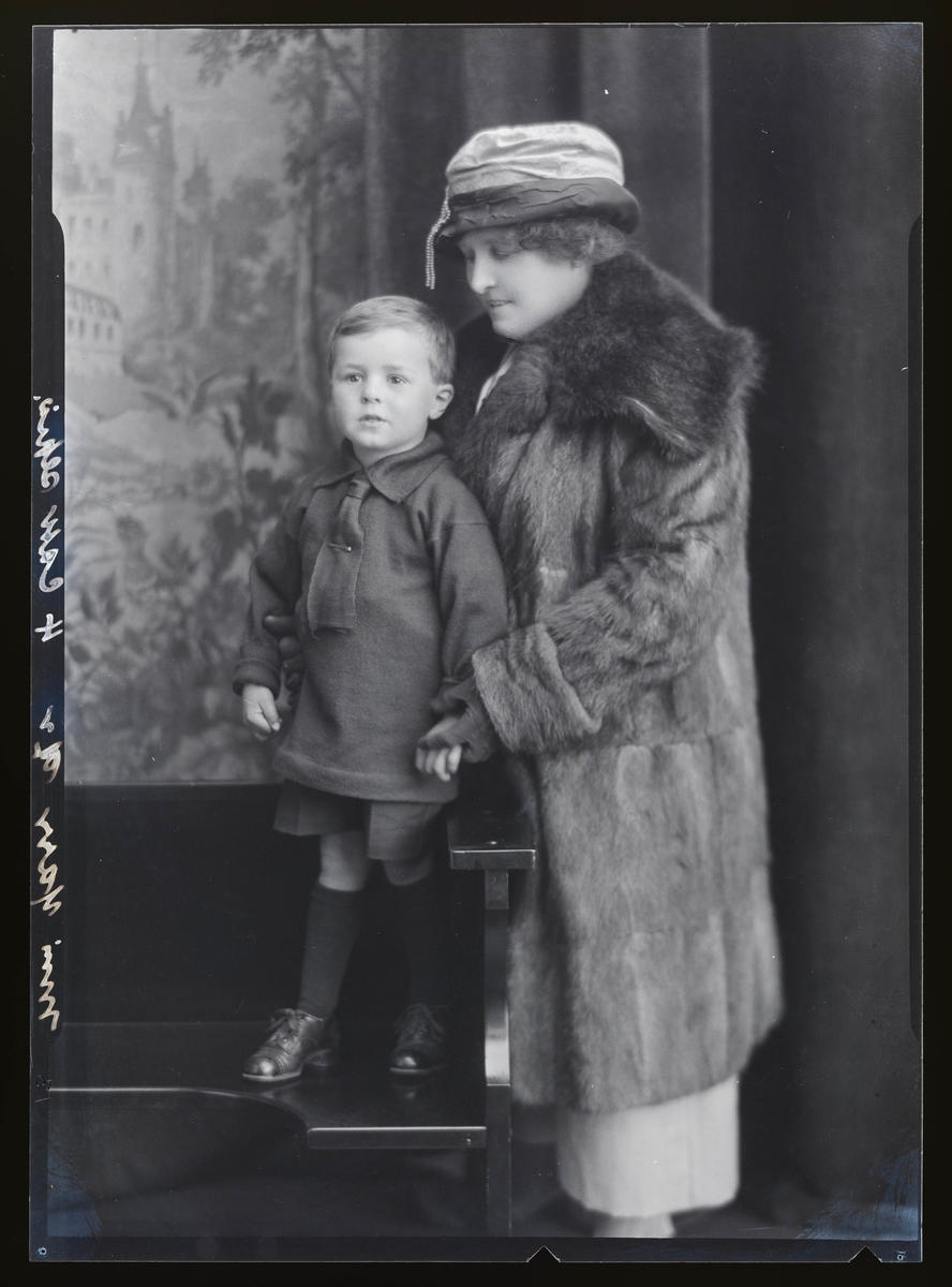 Film Negative: Miss Yarr and boy - Canterbury Museum