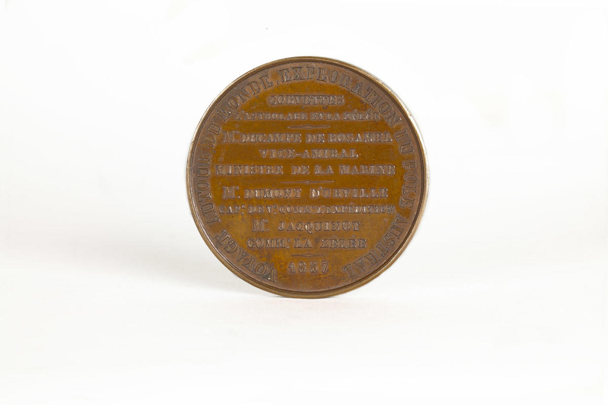Medallion: Voyage Autour du Monde, Exploration du Pole Austral 1837 ...