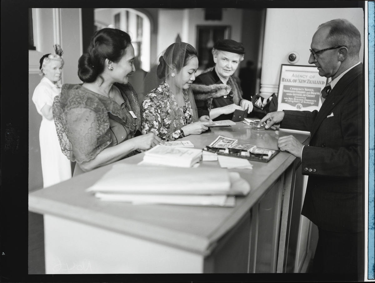 Negative: 6th Pan Pacific Women's Conference - Canterbury Museum