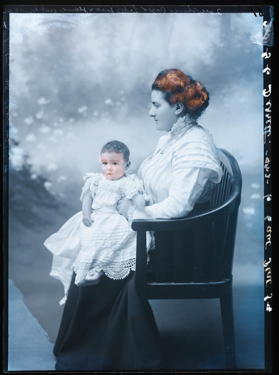 Glass Plate Negative: Mrs G C Derritt and baby - Canterbury Museum