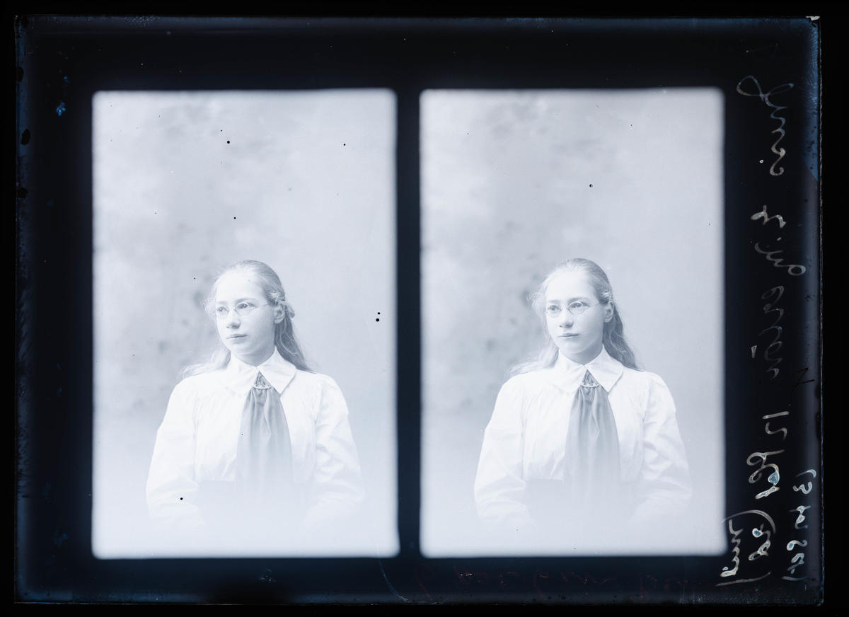 Glass Plate Negative: Miss E Merton (twin negative) - Canterbury Museum