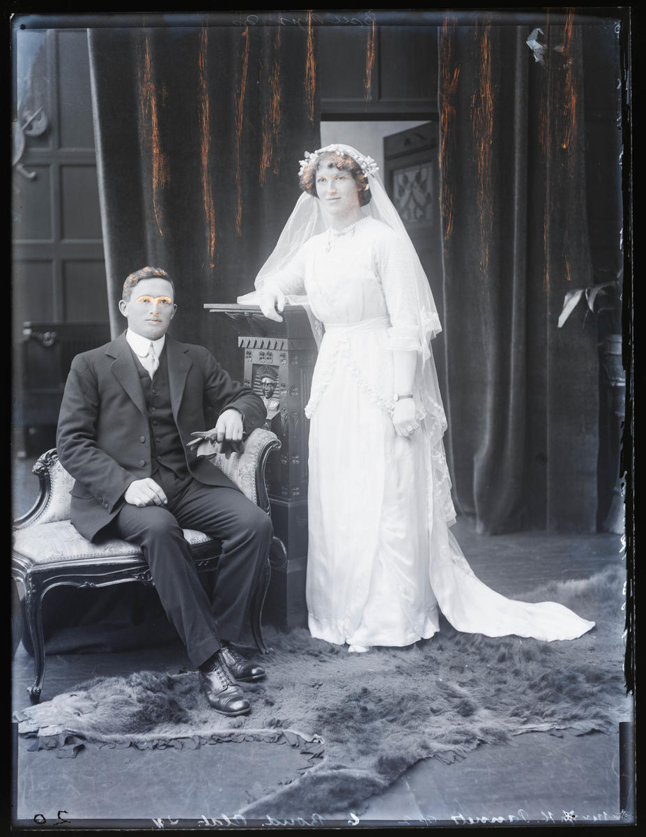 Glass Plate Negative: Mr and Mrs F H Pannett - Canterbury Museum
